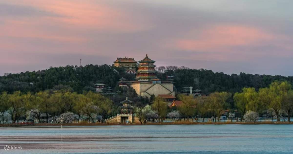 Four-day Beijing Treasure Tour (Forbidden City + Prince Gong's Mansion + Shichahai + Badaling ...